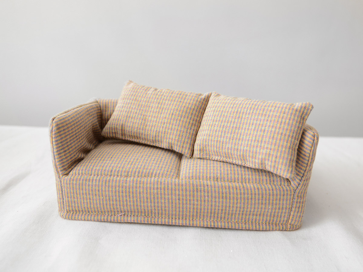 Maileg, Miniture Couch - Beige Check - MAKIE