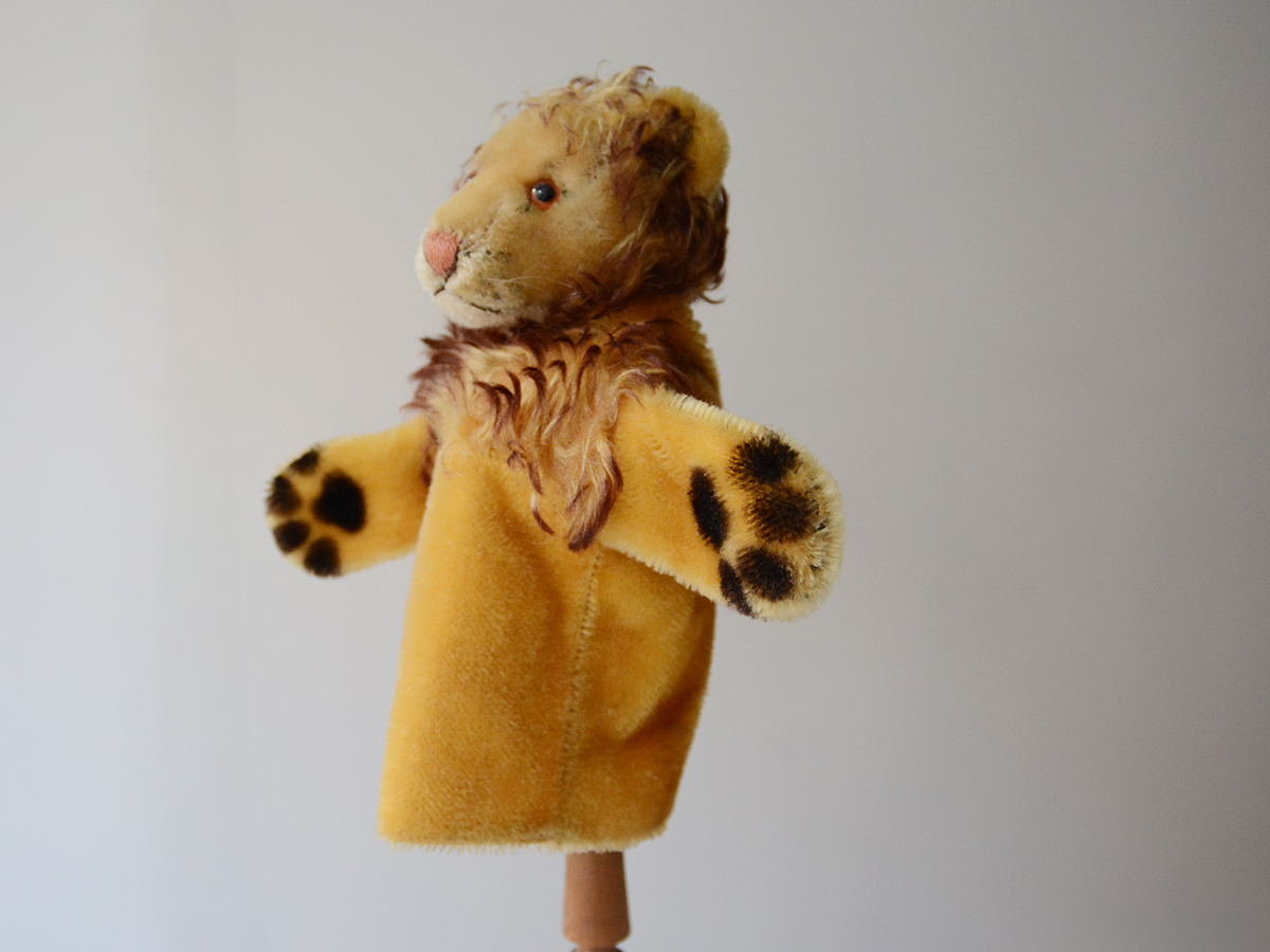 Vintage Steiff Lion Hand Puppet - MAKIE
